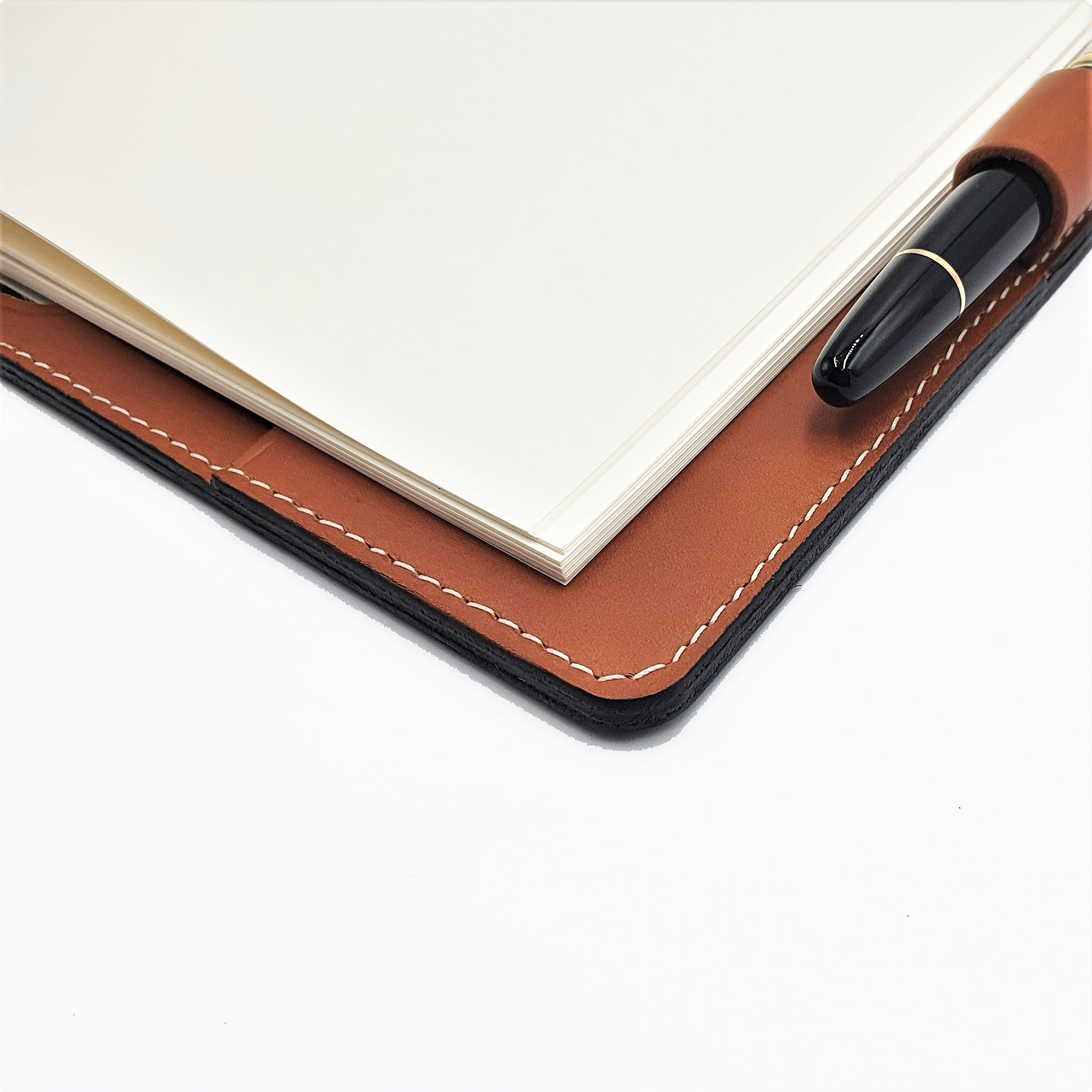 Leather Notebook Sleeve ROHE II A5-P – ARKADEMIE.com